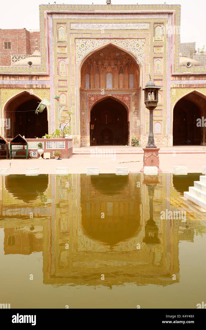 Wazir Khan Mosque, Lahore, Pakistan Stock Photo - Alamy