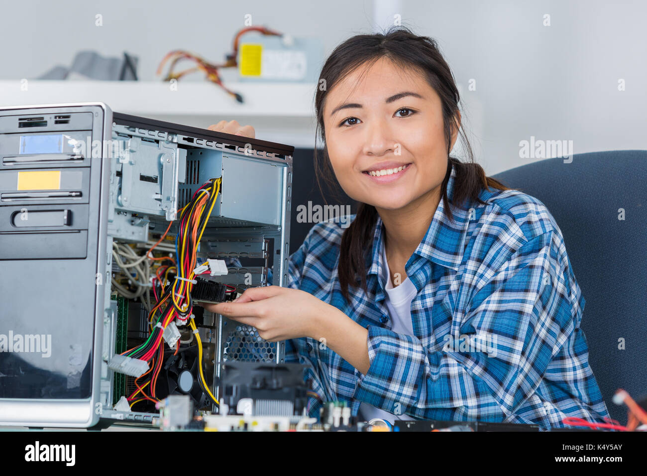 woman at home with broken technology Stock Photo - Alamy