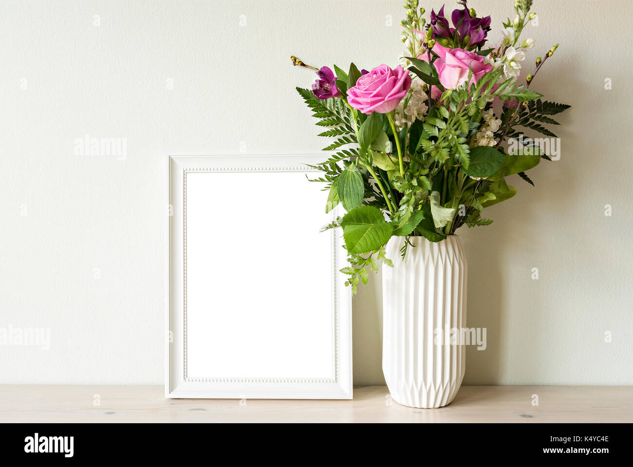 Vintage realistic flower hi-res stock photography and images - Alamy