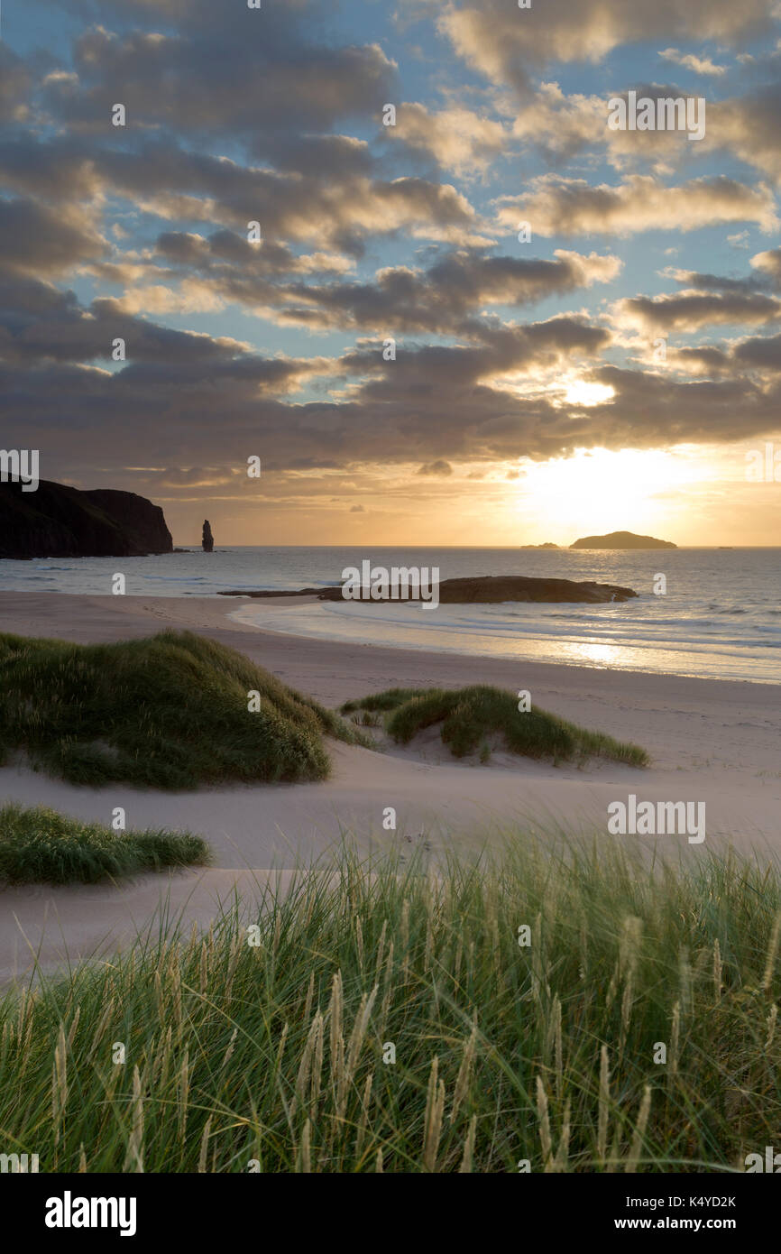 Sandwood bay sutherland beach hi-res stock photography and images - Alamy