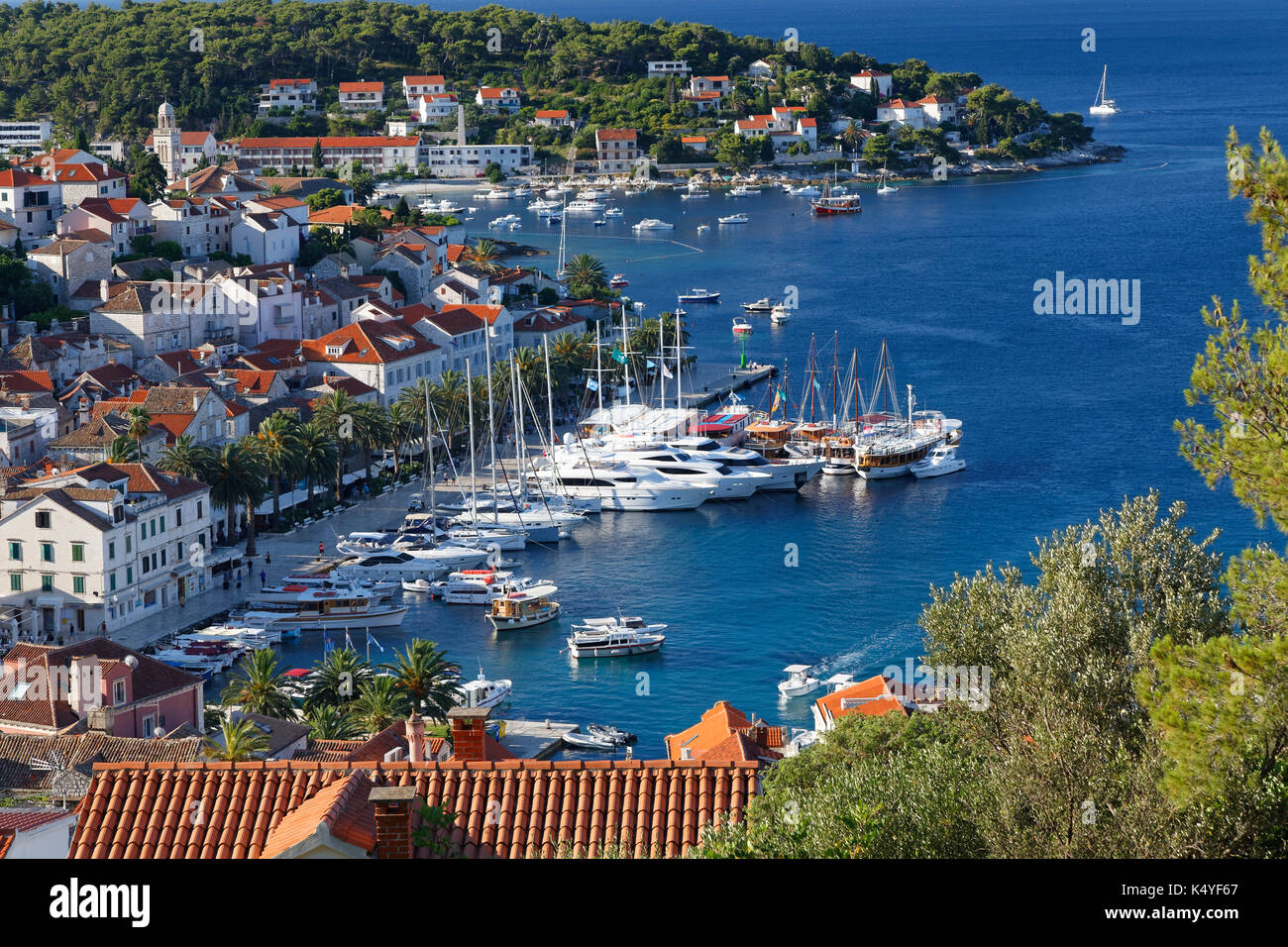 Split island hi-res stock photography and images - Alamy