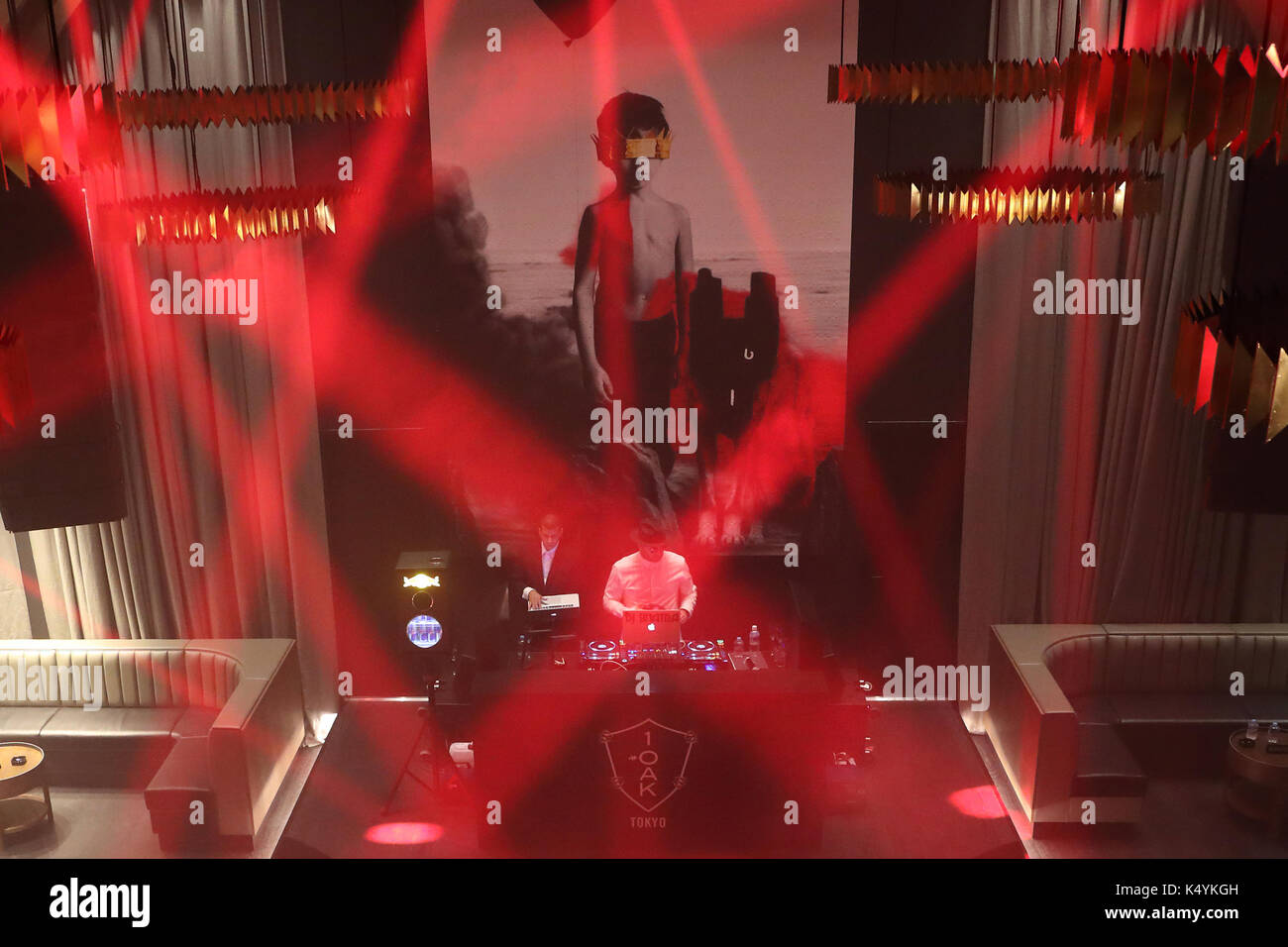 1 oak nightclub in hi-res stock photography and images - Alamy