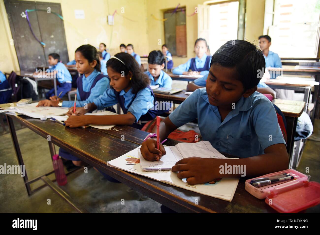 India government school students hi-res stock photography and images ...
