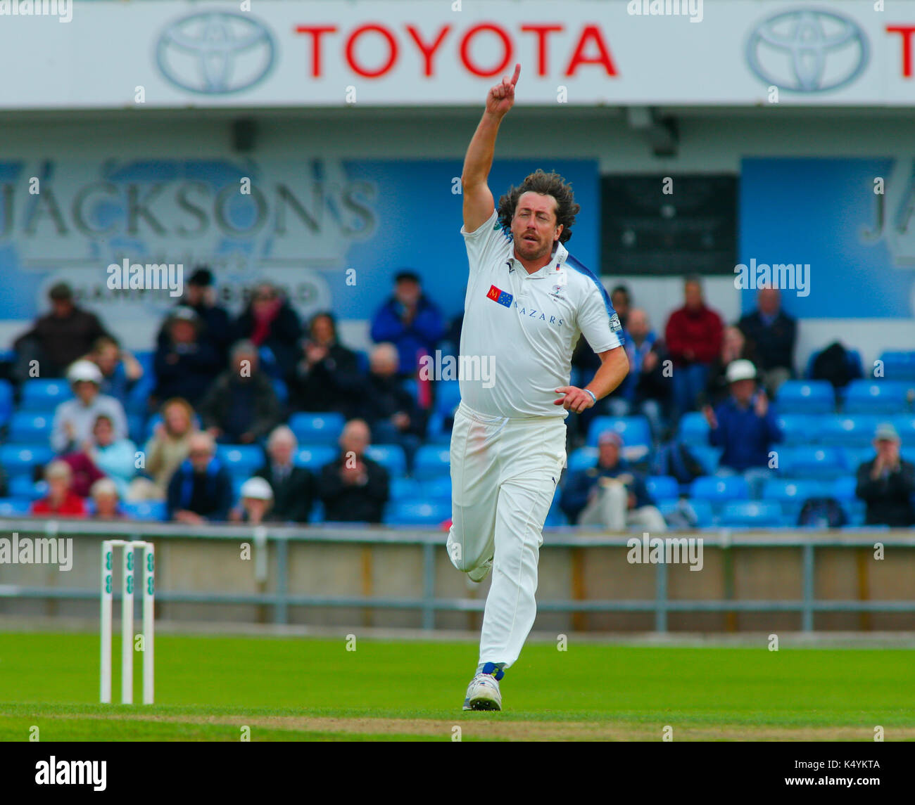 Leeds, UK. 07th Sep, 2017. Ryan Sidebottom of Yorkshire CCC celebrates ...