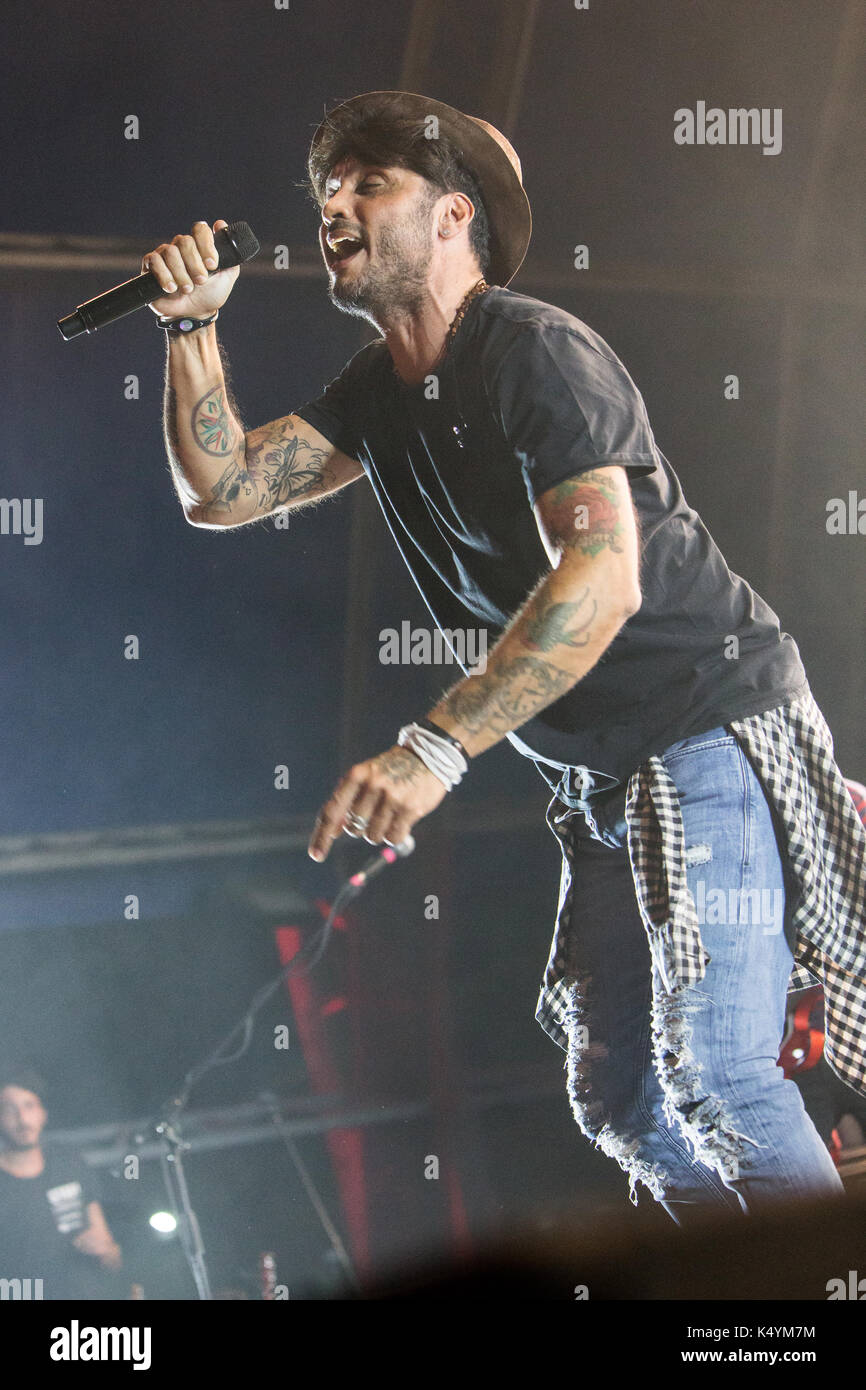 Milan, Italy. 06th Sep, 2017. The Italian singer-songwriter Fabrizio ...
