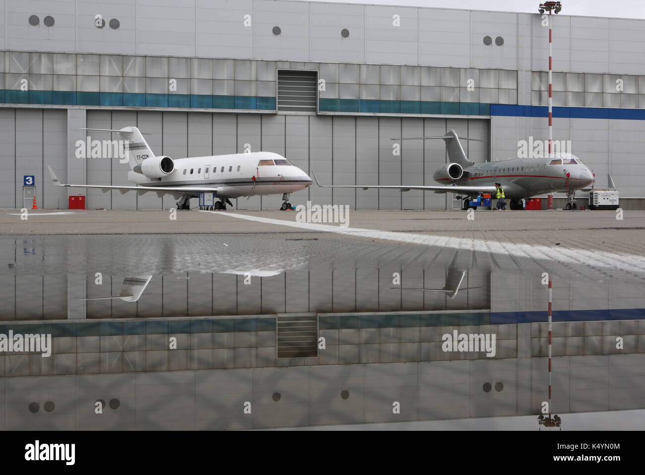 Long Range Passenger Aircraft High Resolution Stock Photography and ...