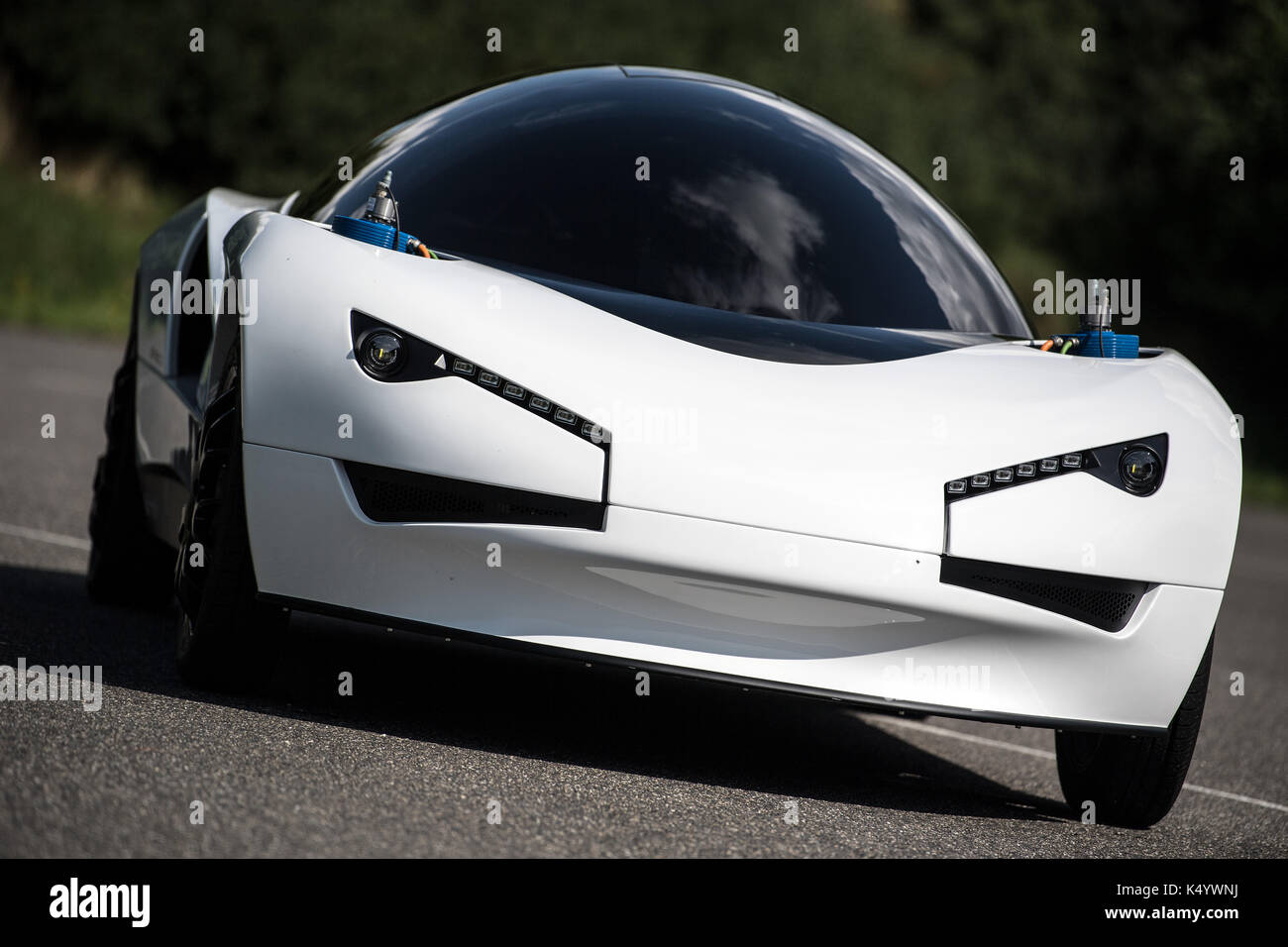 2017 car test track hi-res stock photography and images - Alamy