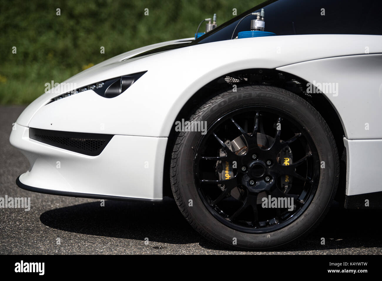 2017 car test track hi-res stock photography and images - Alamy