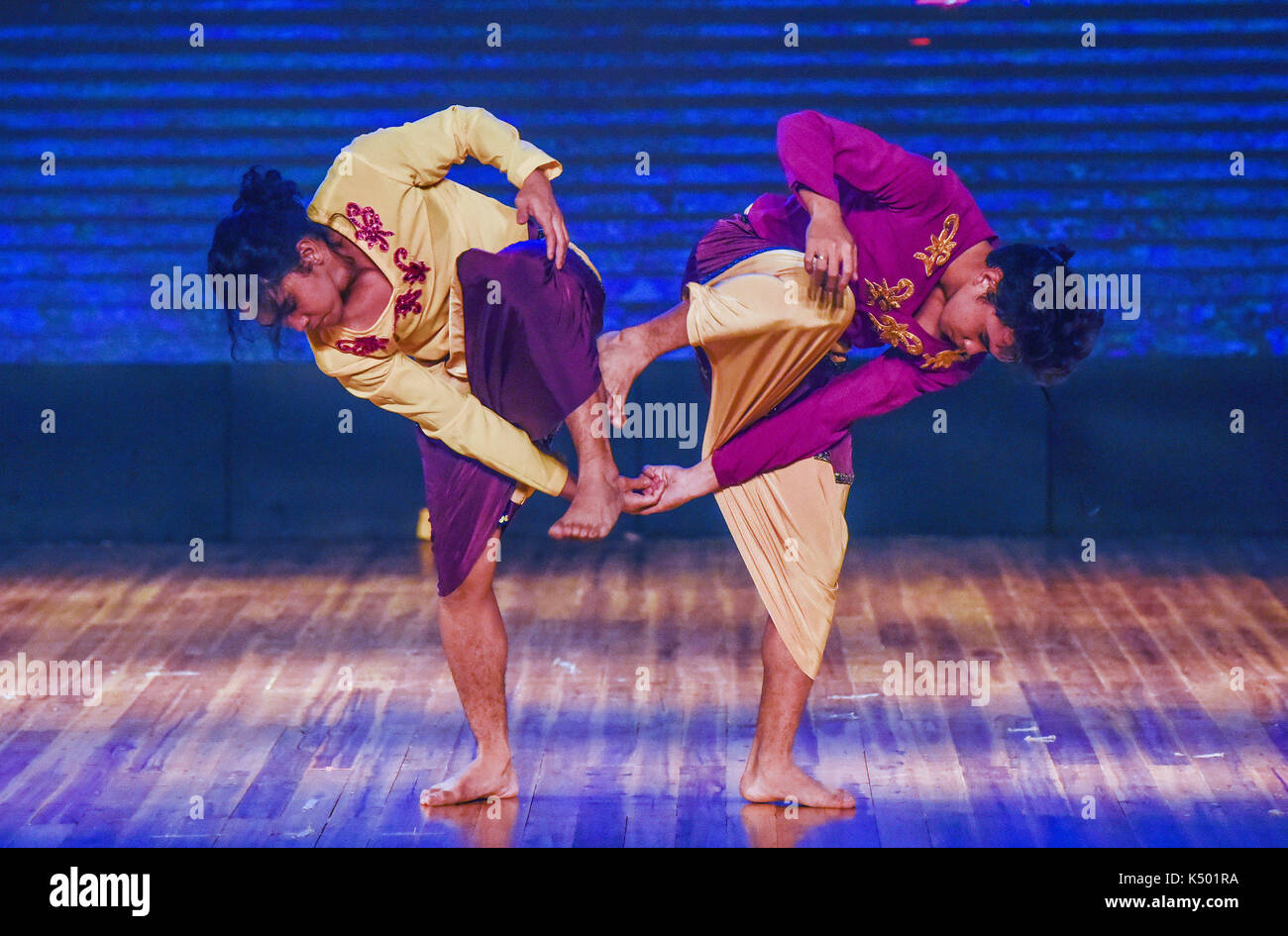 Philippine folk dance hi-res stock photography and images - Alamy