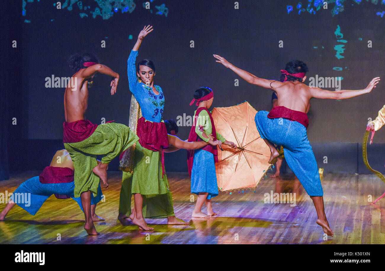 Philippine folk dance hi-res stock photography and images - Alamy