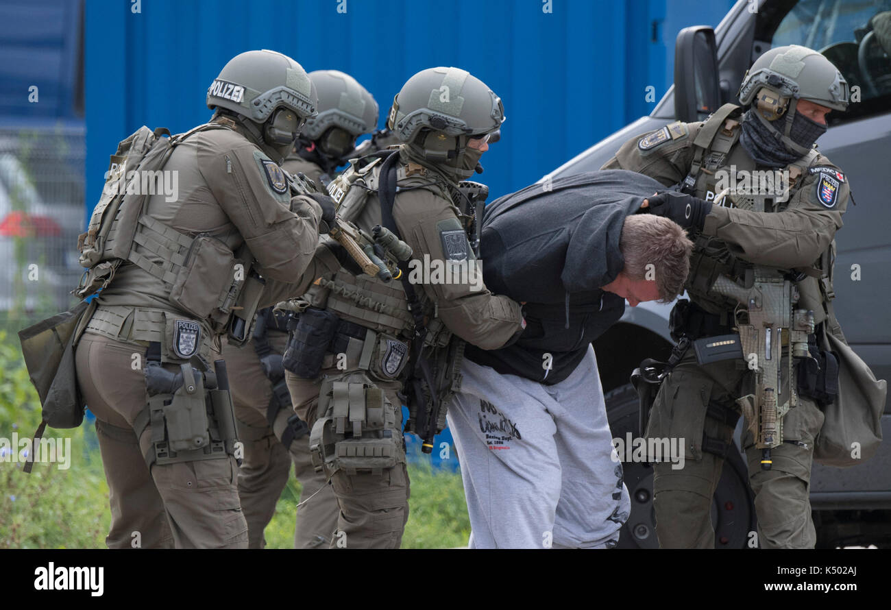 Frankfurt, Germany. 08th Sep, 2017. Members of the special elite ...