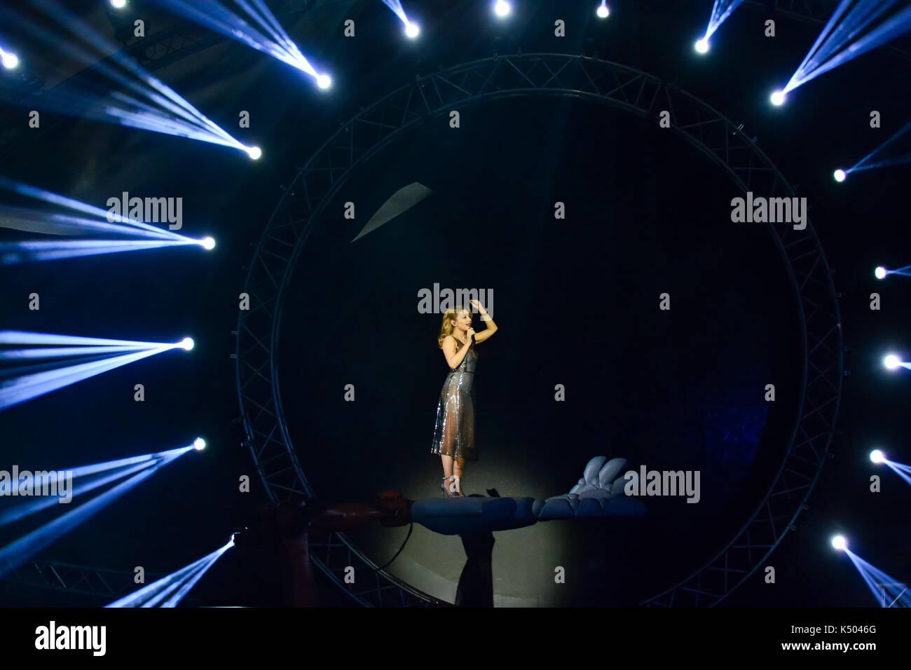 Tina karol hi-res stock photography and images - Alamy