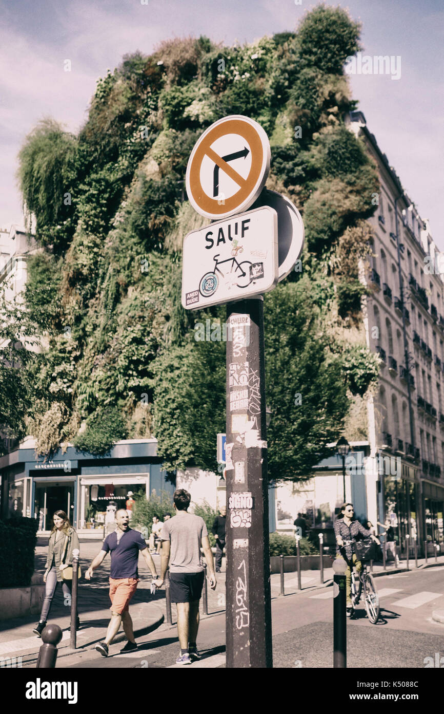 Paris.Some random street scenes Stock Photo - Alamy