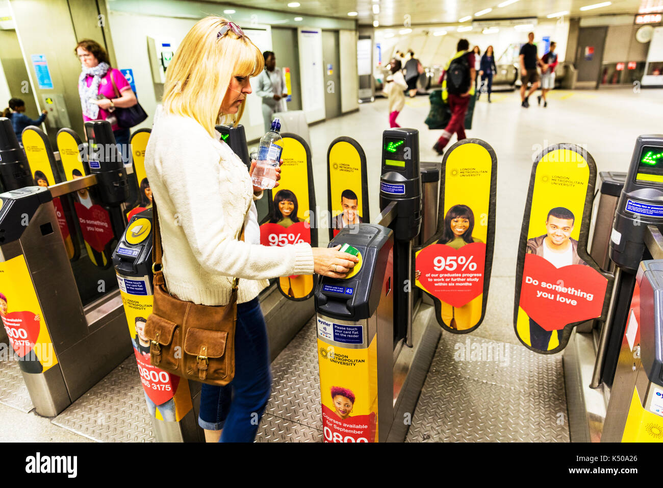 London underground, Using contactless card on London underground, using ...