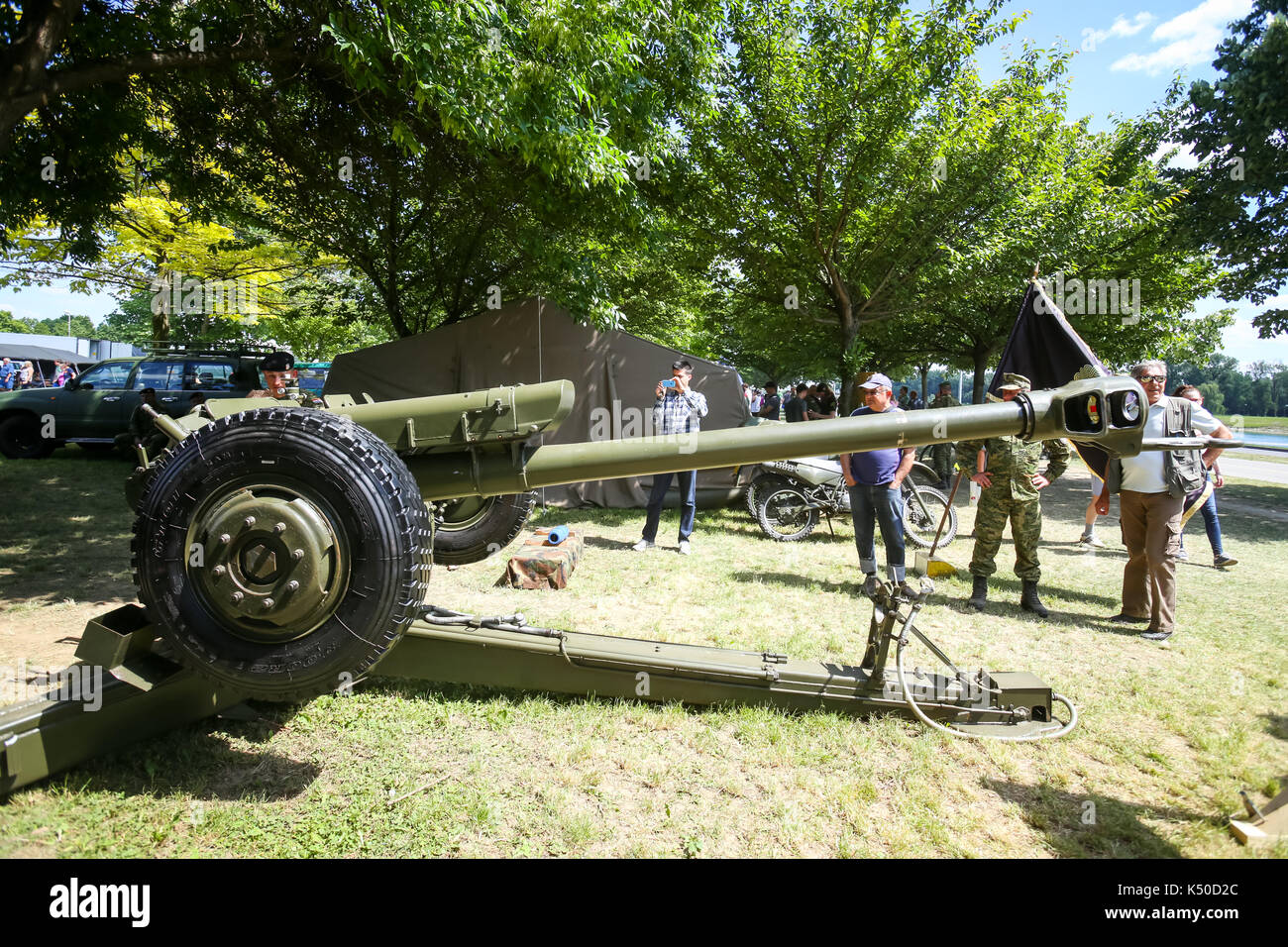 122mm howitzer hi-res stock photography and images - Alamy