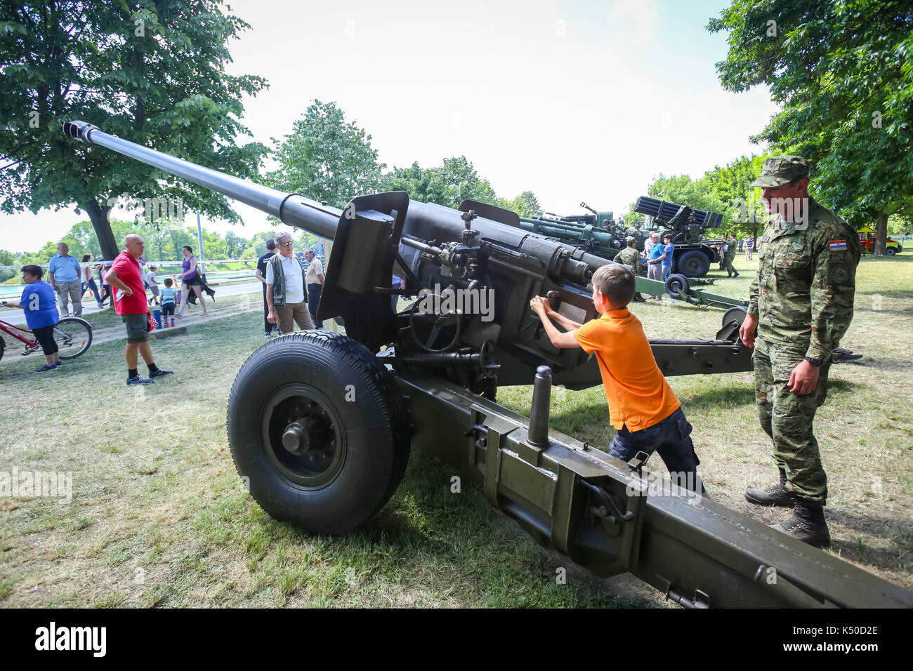 Towed Weapon High Resolution Stock Photography and Images - Alamy