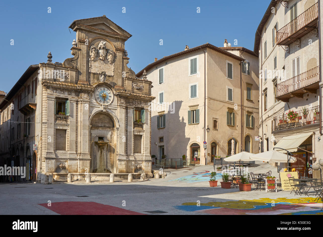 Piazza del mercato spoleto hi-res stock photography and images - Alamy