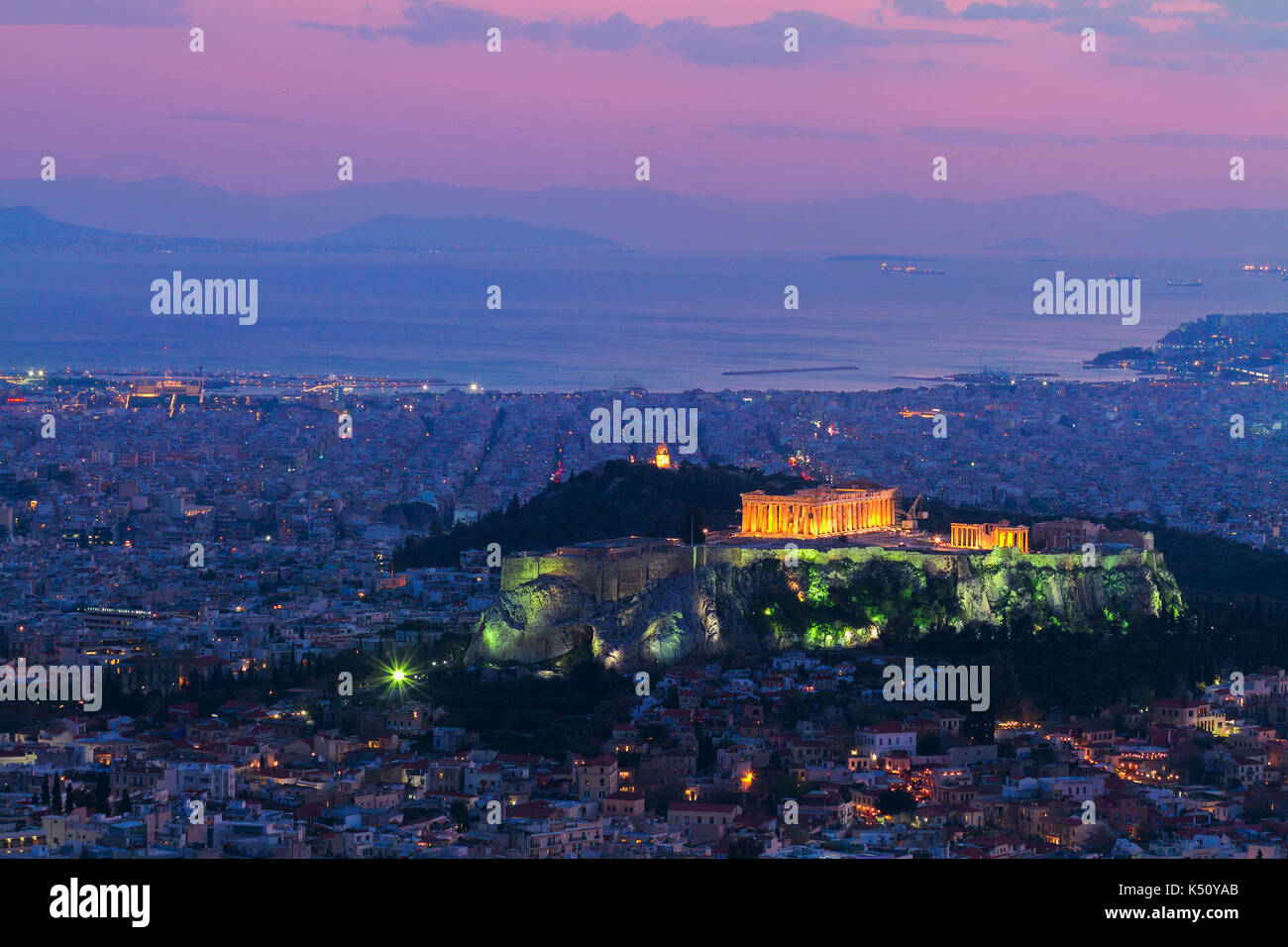 Illuminated streets of athens hi-res stock photography and images - Alamy