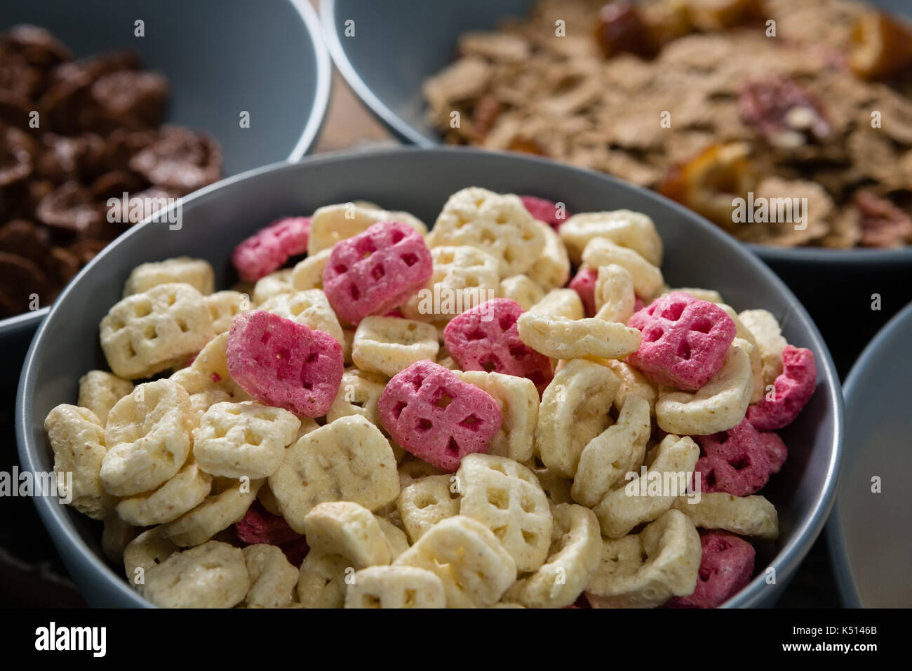 Honeycomb cereals hi-res stock photography and images - Alamy