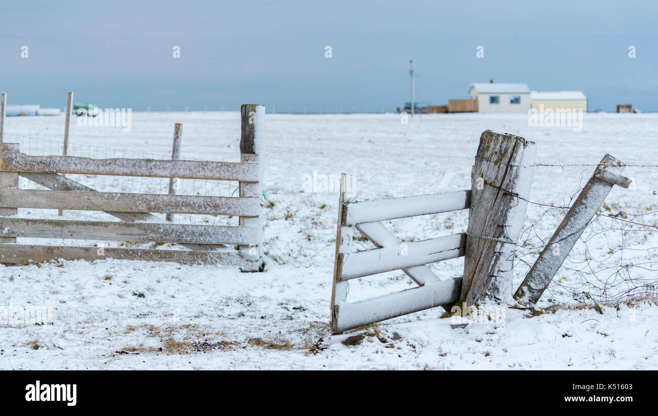 Open farm gate hi-res stock photography and images - Alamy