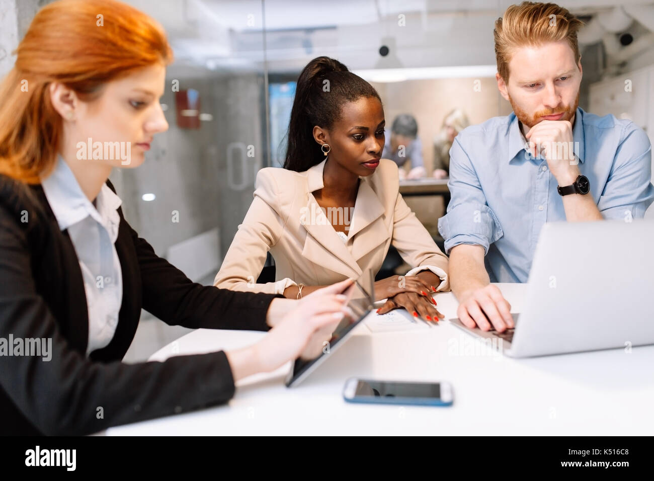Teamwork desk hi-res stock photography and images - Alamy