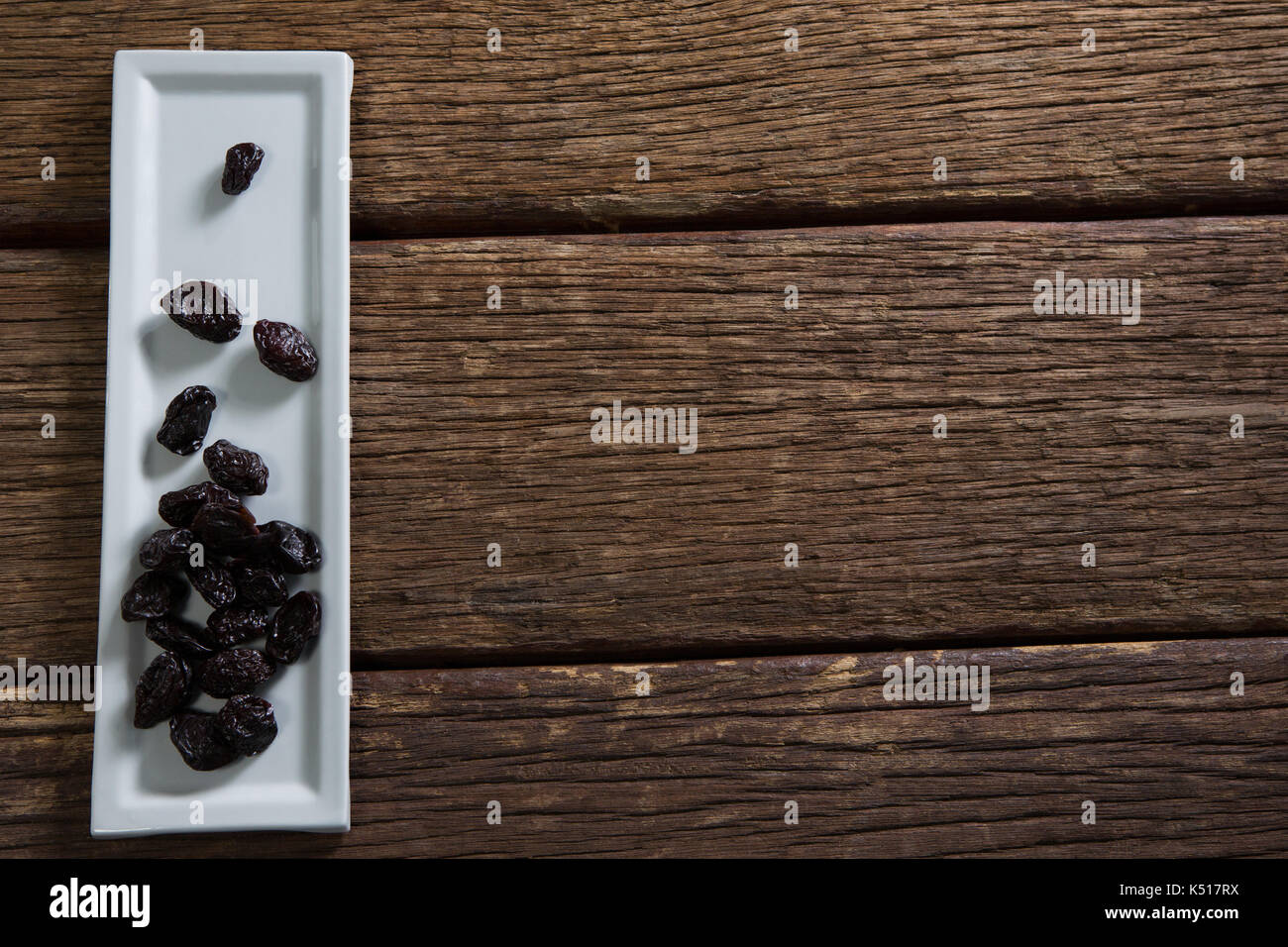 Date palms in tray hi-res stock photography and images - Alamy