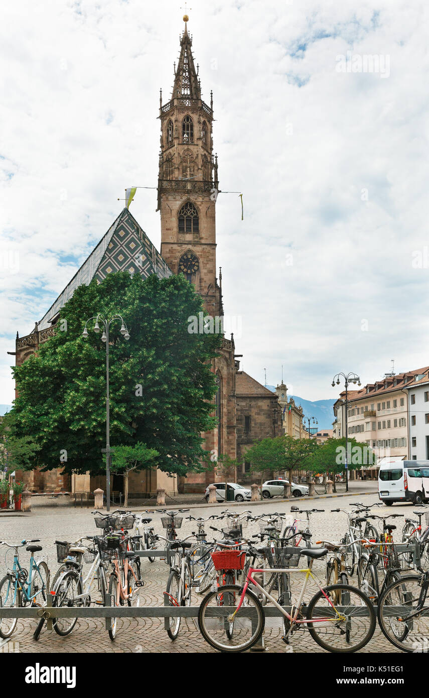 Memorial statue walther von der bozen south tyrol italy hi-res stock ...