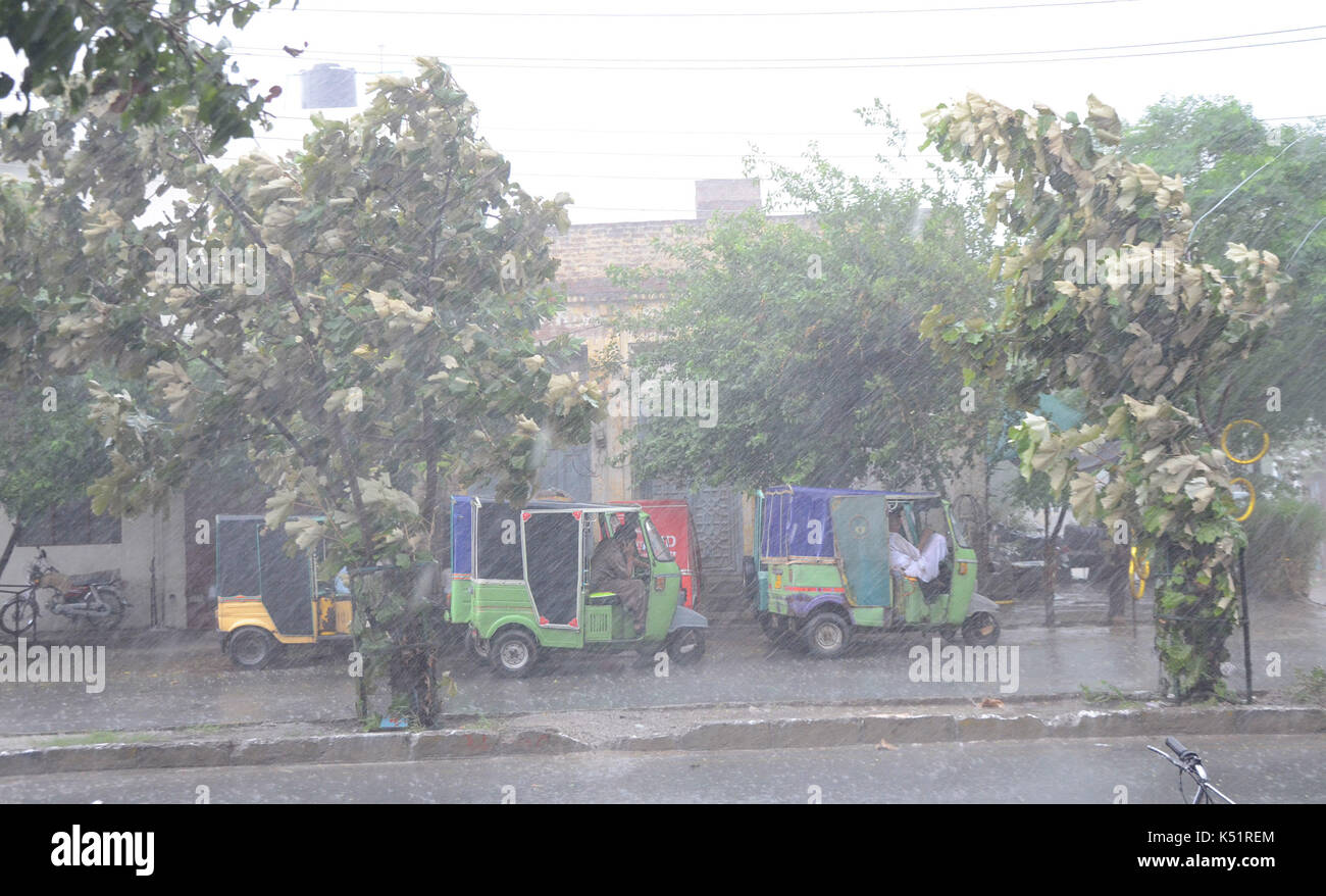 Lahore, Pakistan. 07th Sep, 2017. A view of the heavy monsoon rain ...