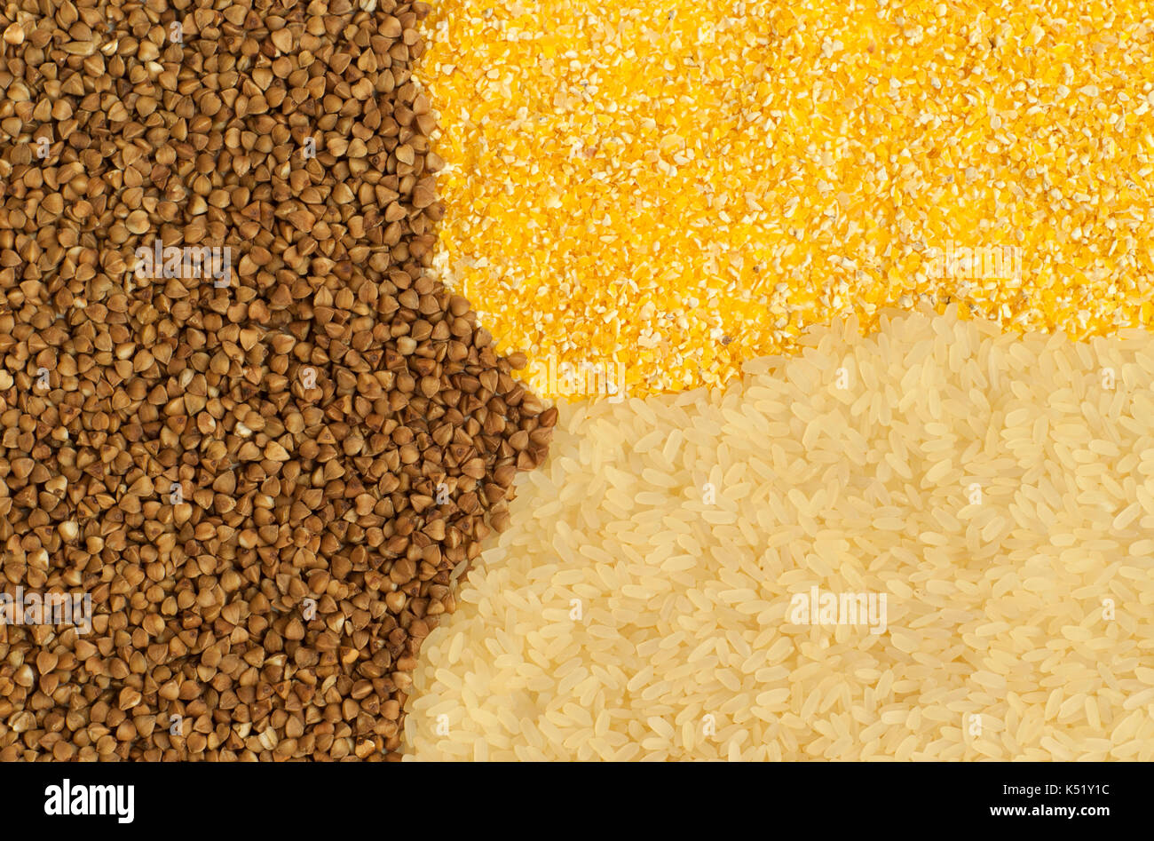 Horizontal background: corn groats, rice and buckwheat grains Stock ...