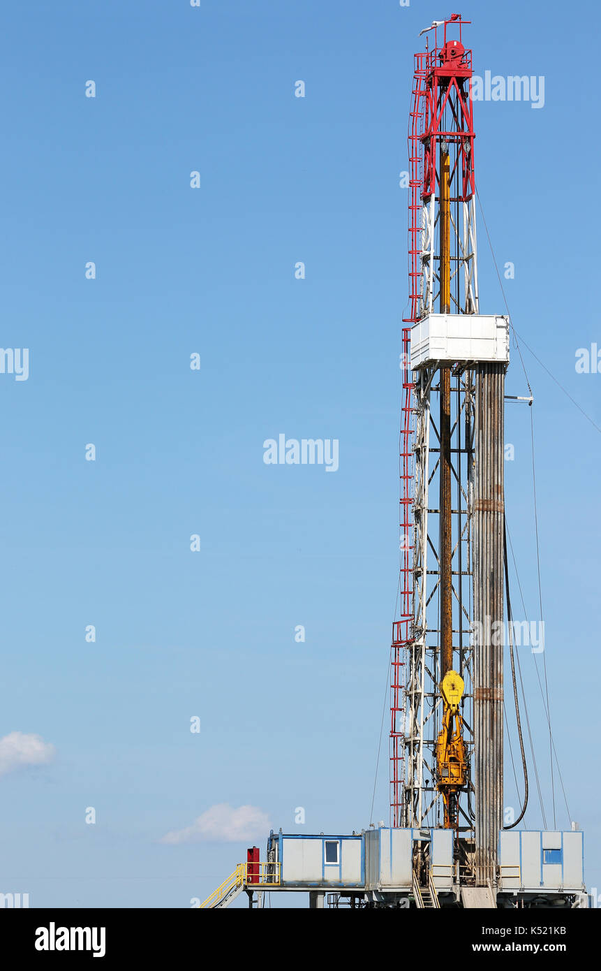 land oil drilling rig mining industry Stock Photo - Alamy