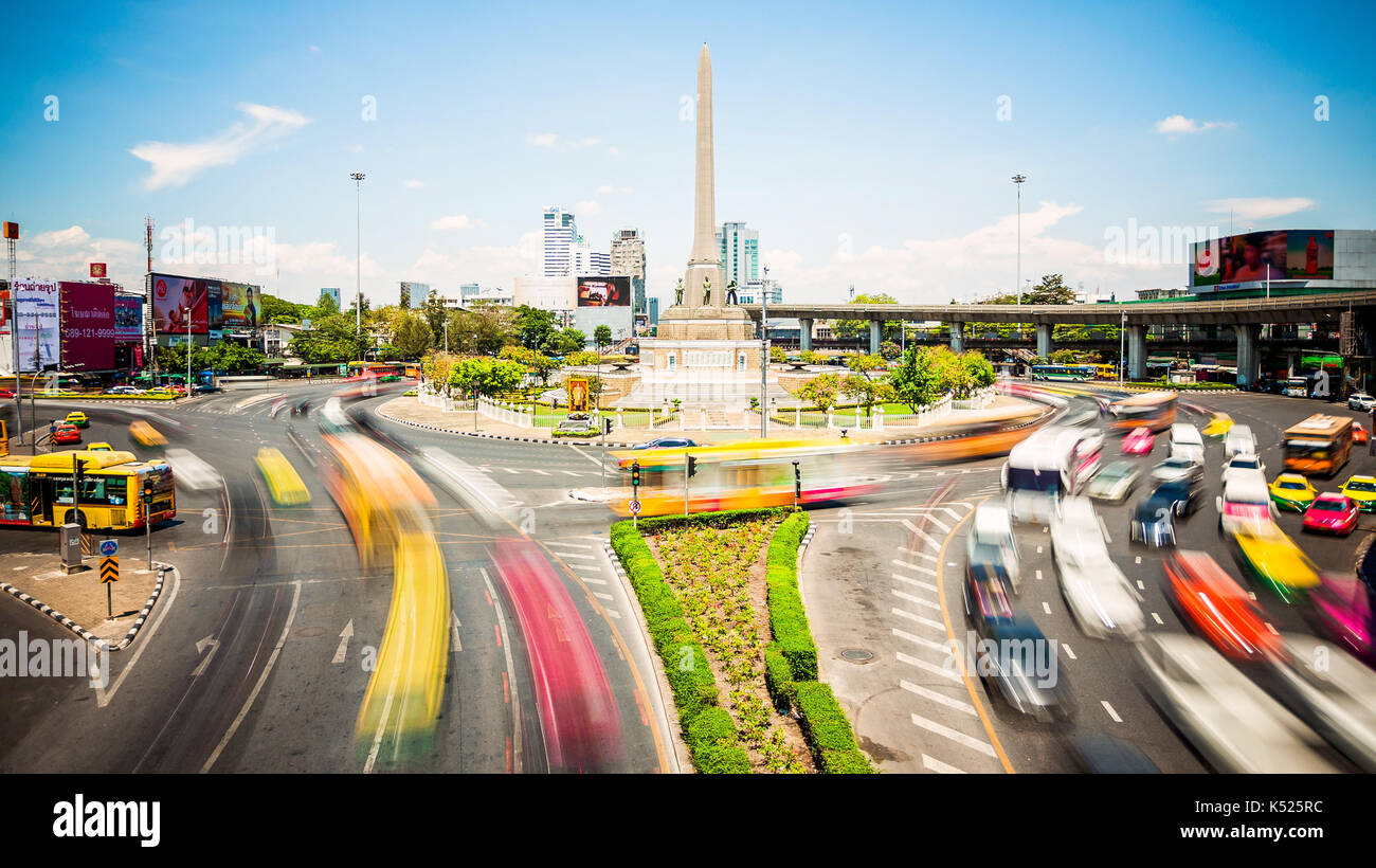 Traffic in roundabout surrounding Victory Monument in Bangkok, Thailand ...