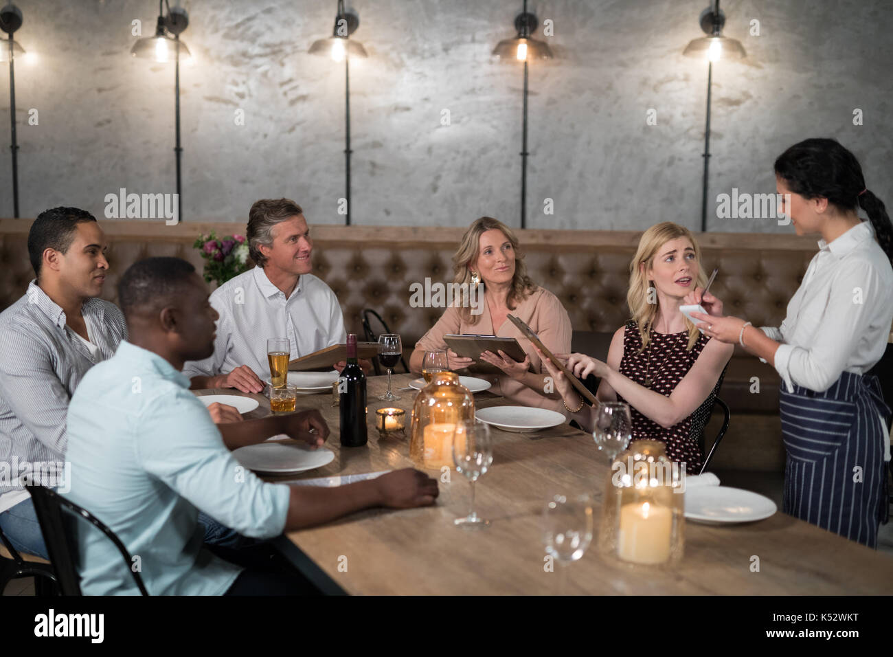Giving order hi-res stock photography and images - Alamy
