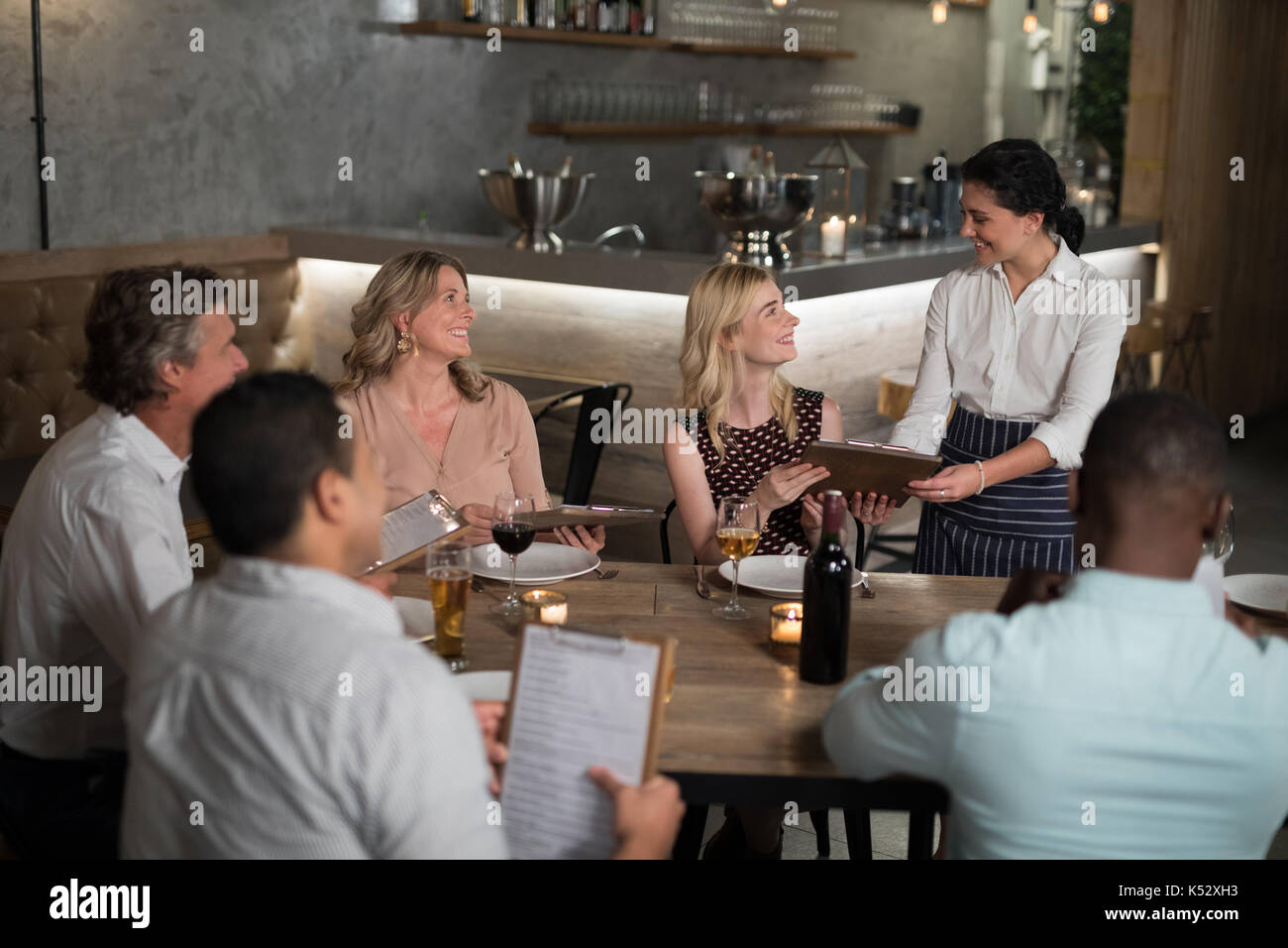 Giving order hi-res stock photography and images - Alamy