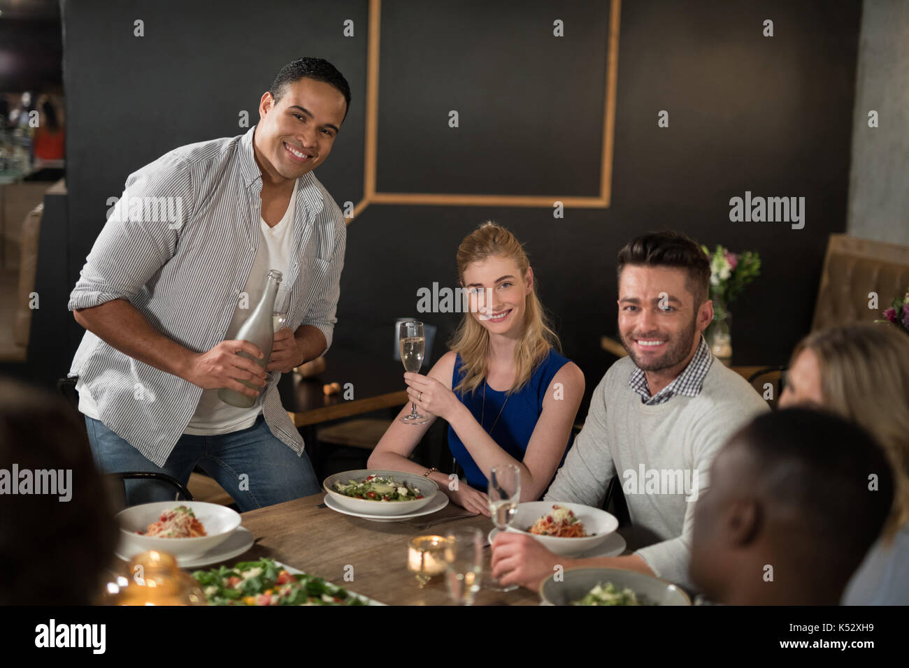 Dinging table hi-res stock photography and images - Alamy