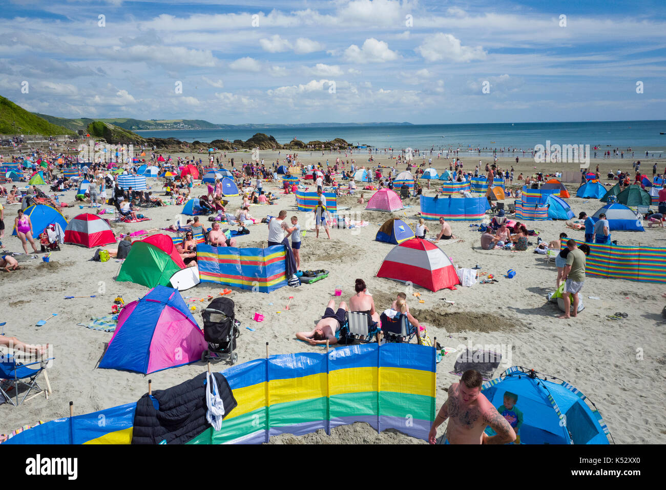 British seaside crowded beach hi-res stock photography and images - Alamy