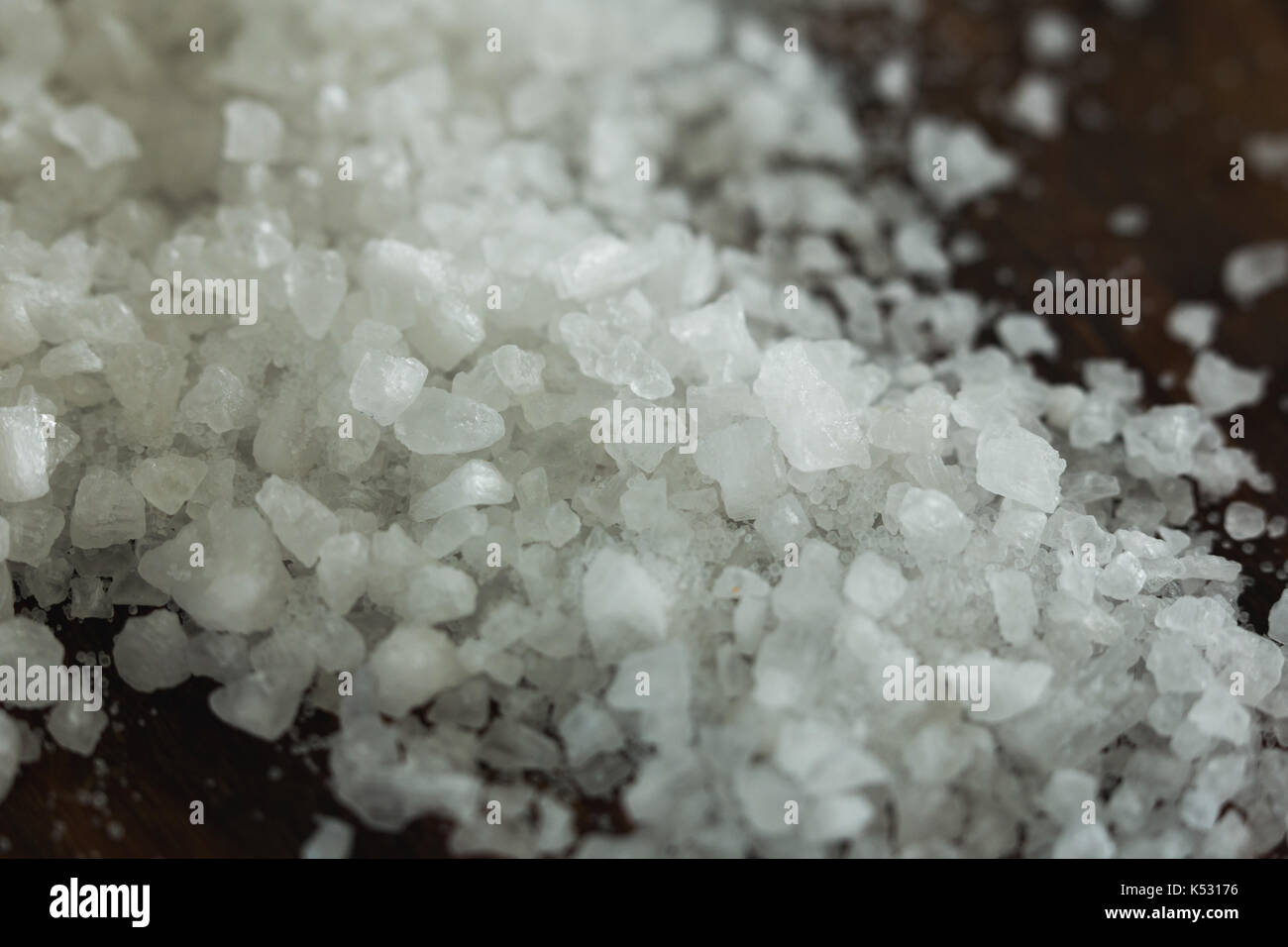 Close-up of scattered sea salt Stock Photo - Alamy