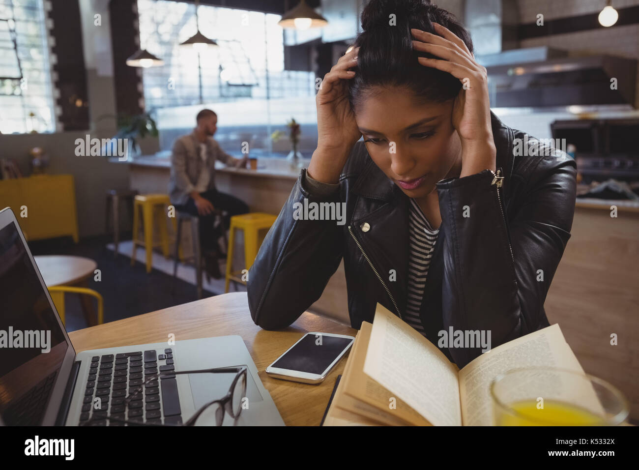 Woman frustrated food hi-res stock photography and images - Alamy