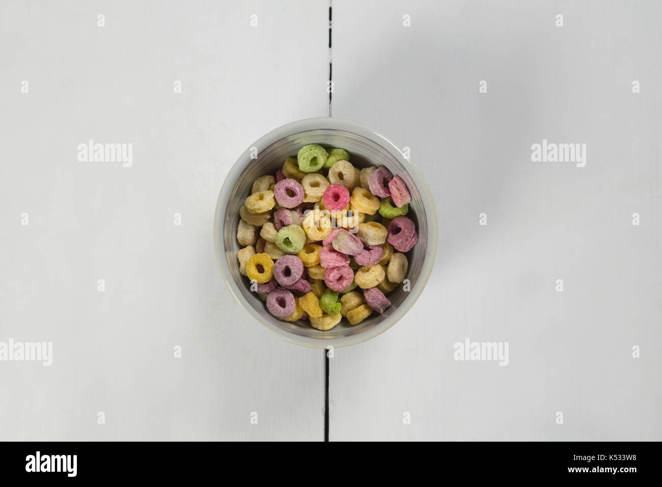 Froot loops in bowl hi-res stock photography and images - Alamy