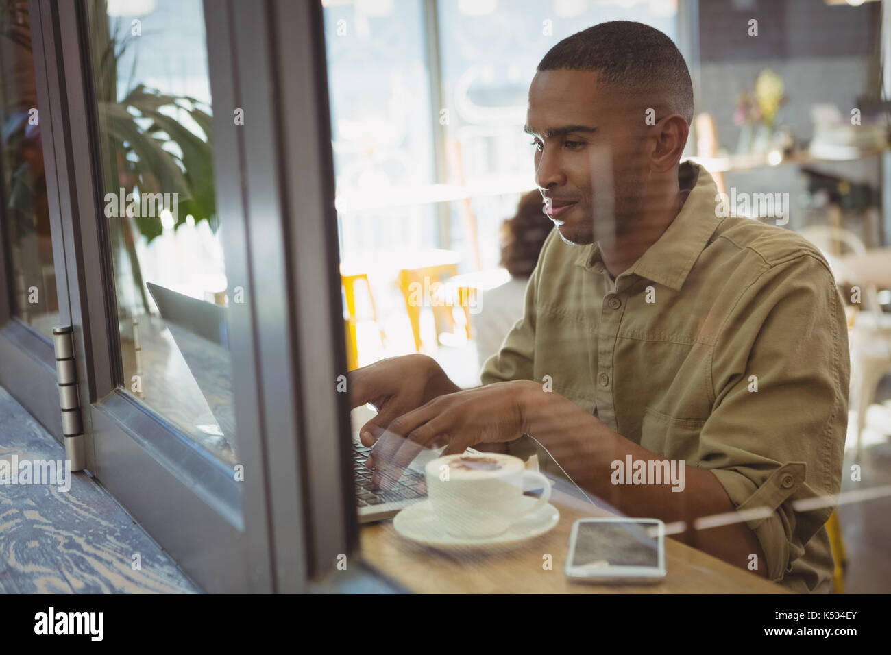 Food seen through window hi-res stock photography and images - Alamy