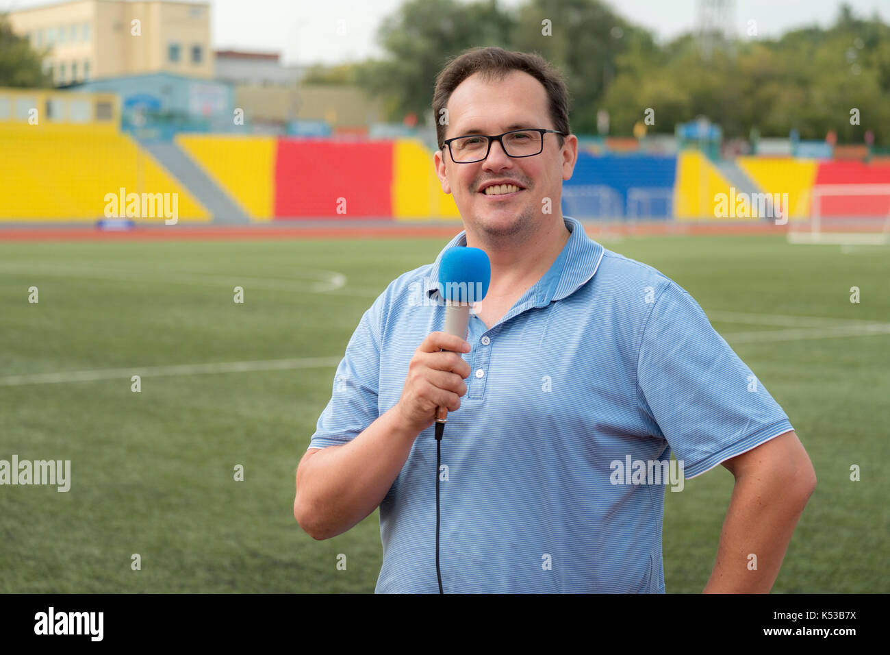 Tv field reporting hi-res stock photography and images - Alamy