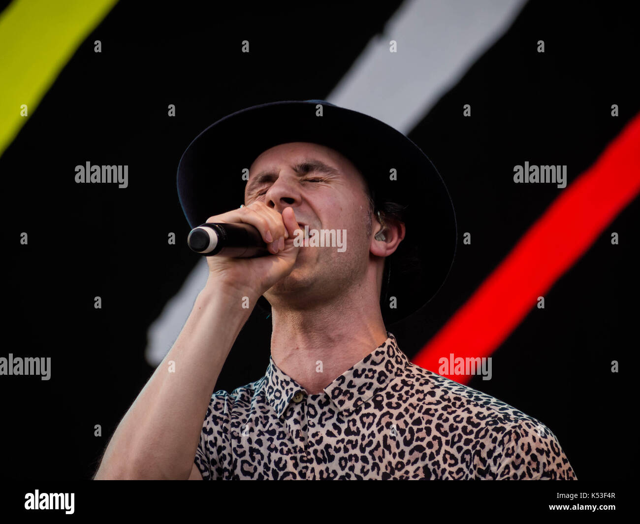 Singer paul smith of maximo park hi-res stock photography and images ...