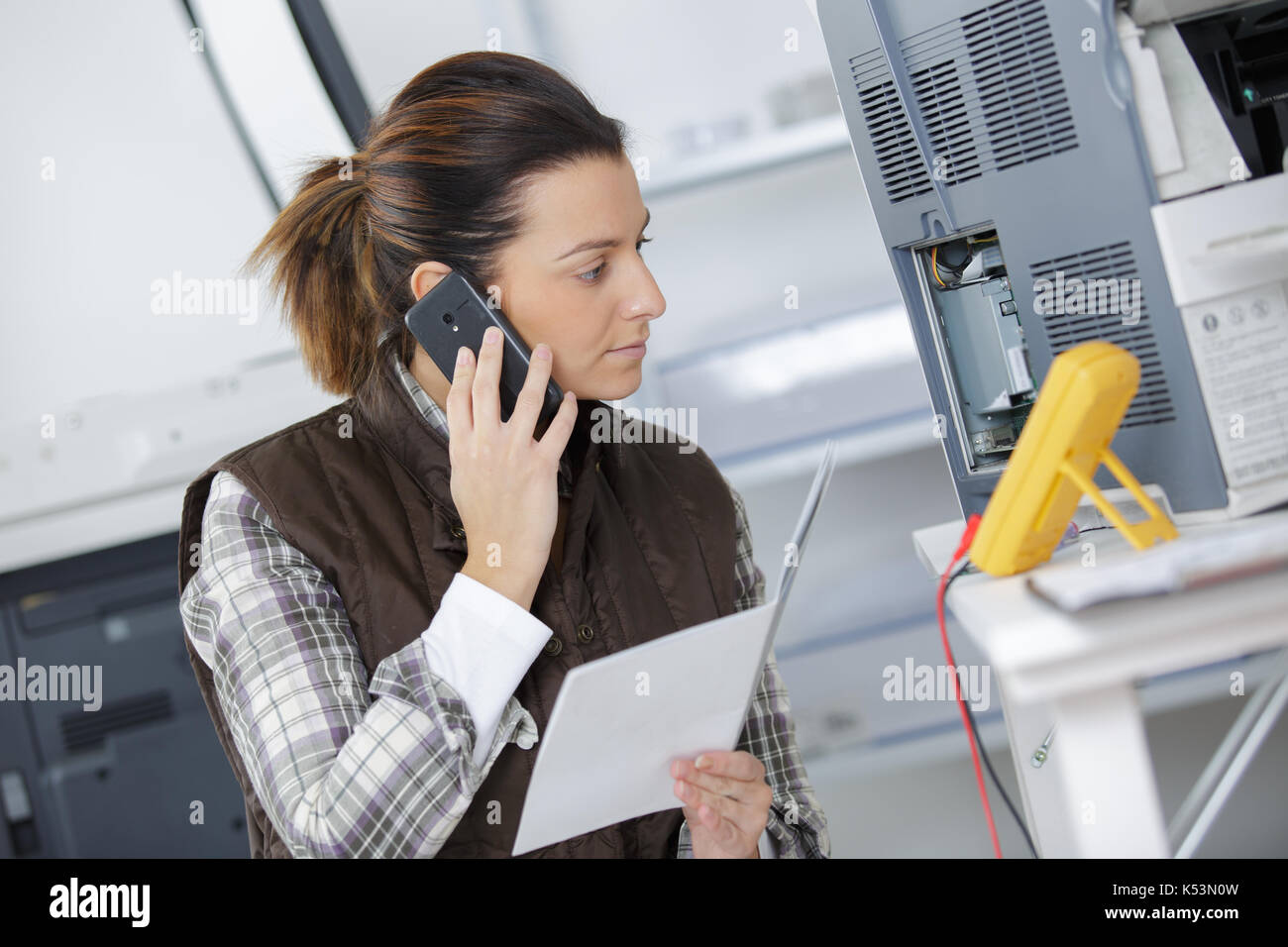 Switchboard operator representative hi-res stock photography and images ...