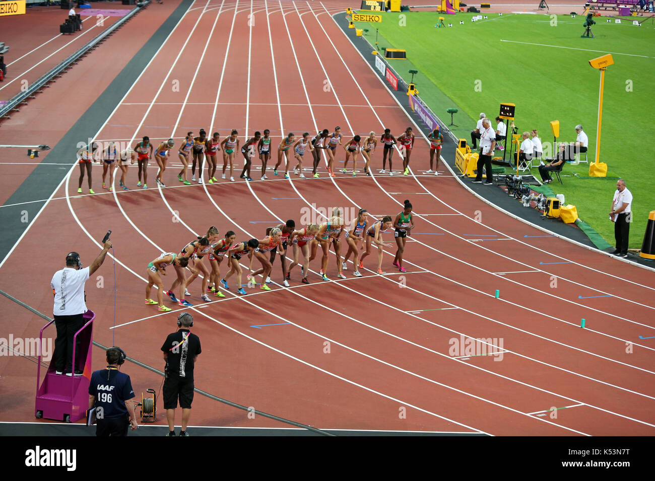Long distance runner start line hi-res stock photography and images - Alamy