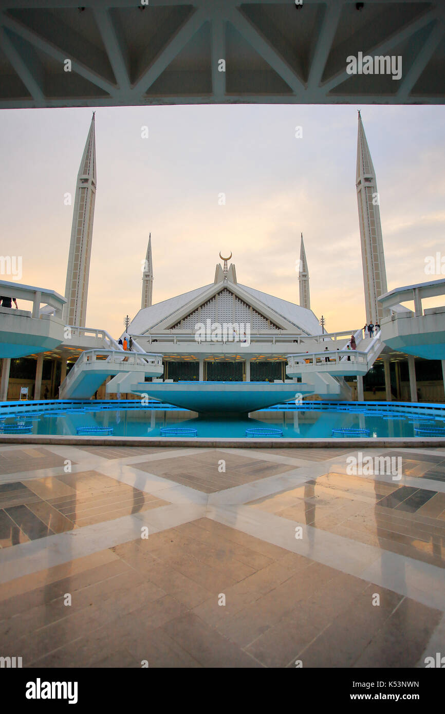 Famous buildings of pakistan hi-res stock photography and images - Alamy