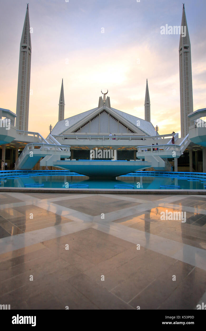 Famous buildings of pakistan hi-res stock photography and images - Alamy