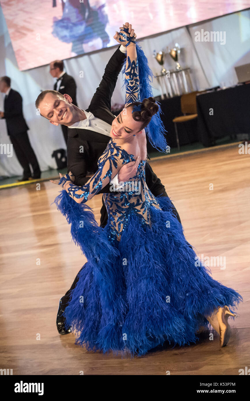 dancers dancing standard dance Stock Photo - Alamy