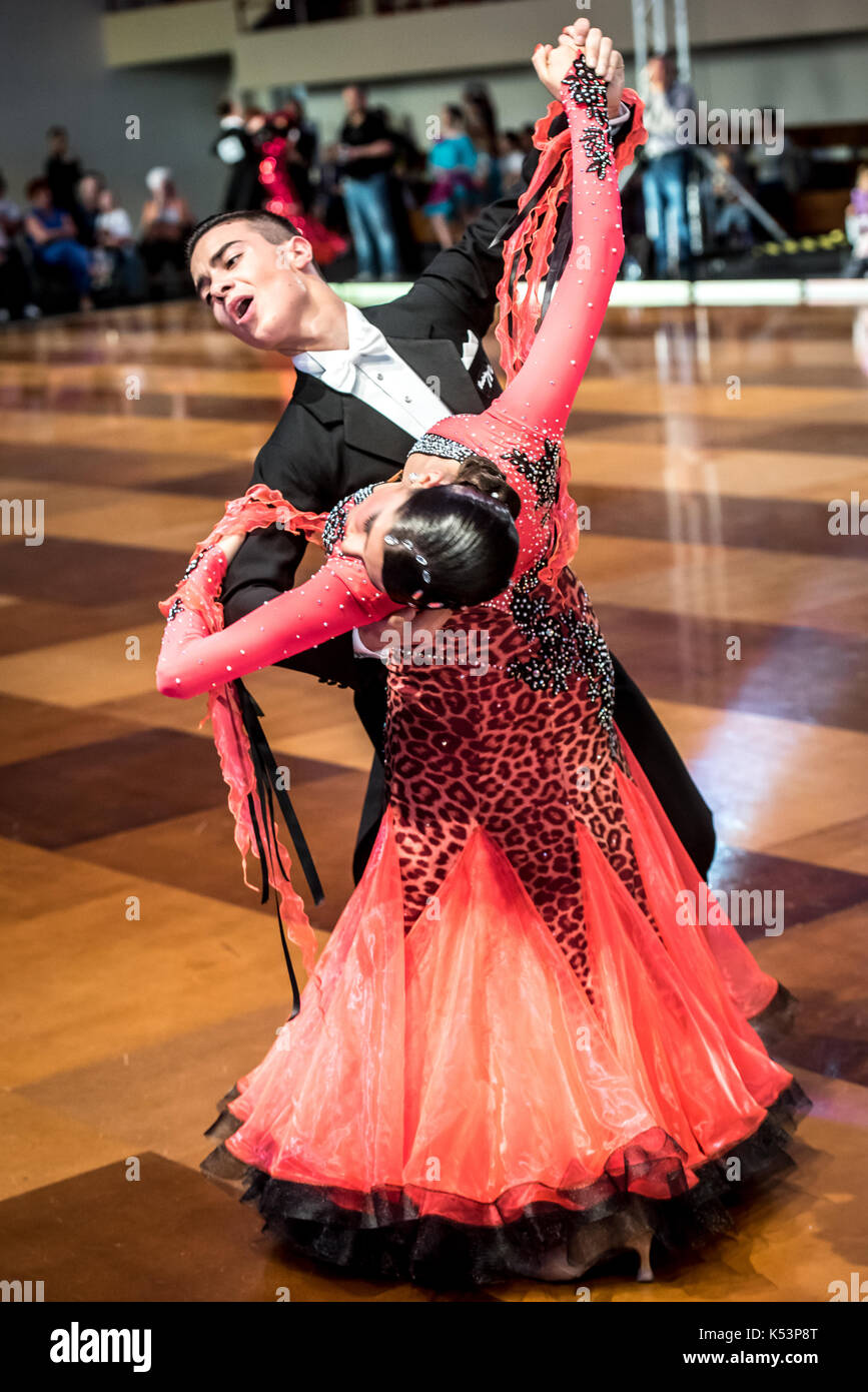 dancers dancing standard dance Stock Photo - Alamy