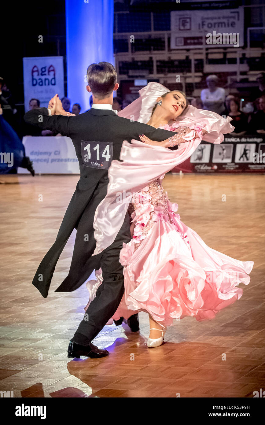 dancers dancing standard dance Stock Photo - Alamy