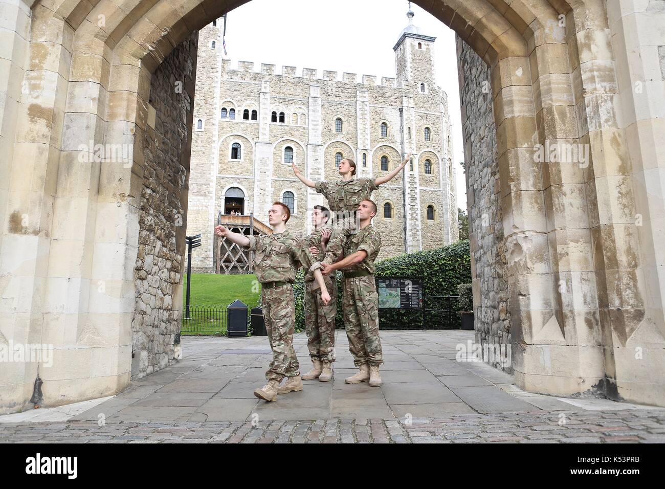5 Soldiers by Rosie Kay The body is the frontline Stock Photo - Alamy