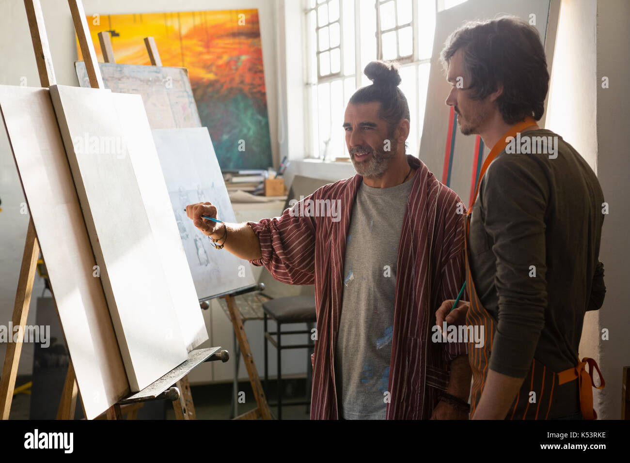 Canvas art class hi-res stock photography and images - Alamy